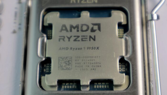 Pasar CPU 2025 Memanas: AMD Catat Rekor Tertinggi, Intel Kian Terdesak ...